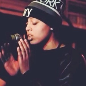 Courtney Bennett Full Tour Schedule 2022 & 2023, Tour Dates & Concerts ...